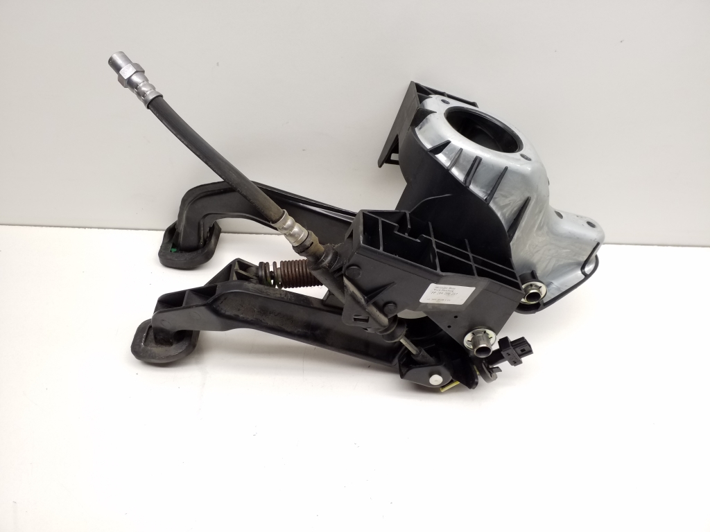 Used Mercedes Benz E-Class Brake pedal A2042904601