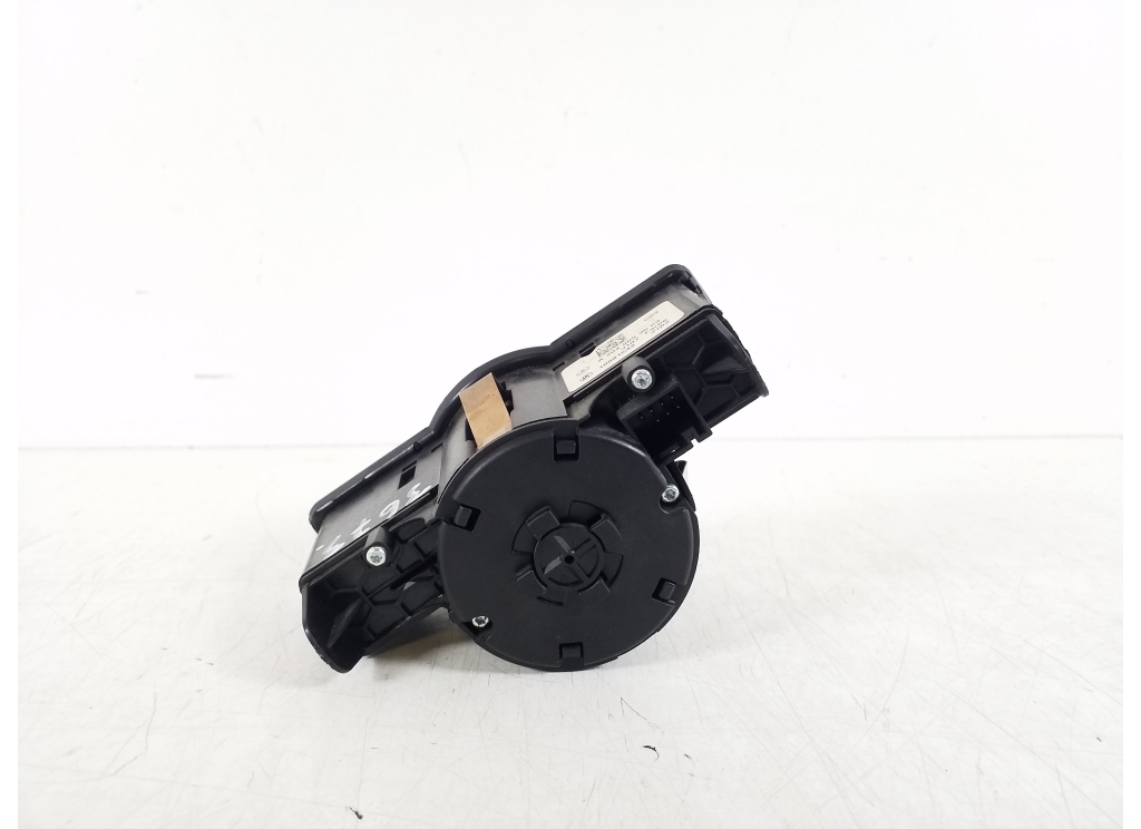 Used Mercedes Benz B-Class Light on switch A2049053003