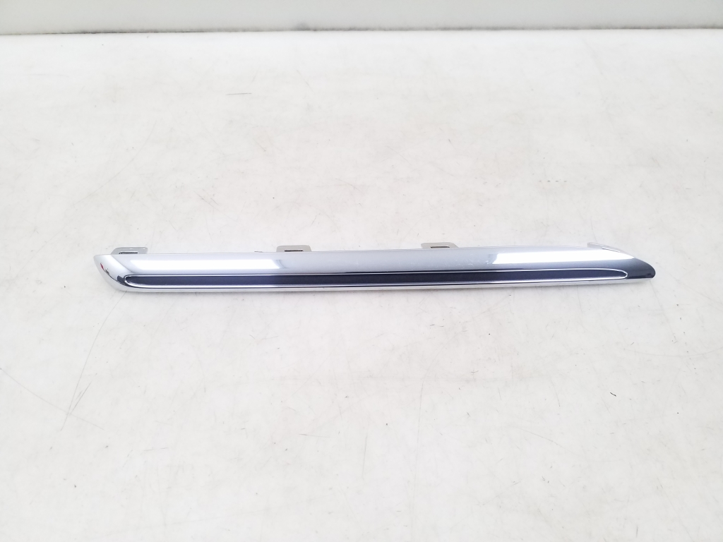 Used Mercedes Benz E-Class Front grille chrome A2138880273