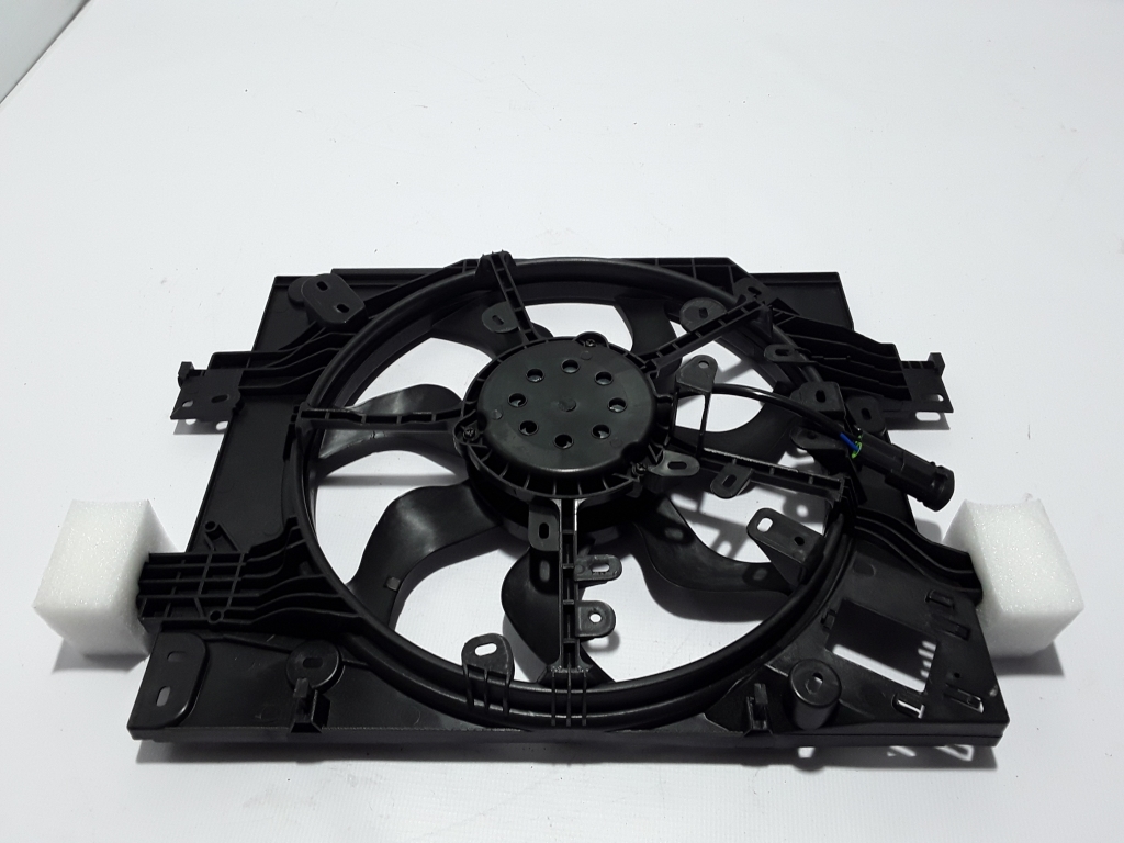 Used Dacia Duster Cooling fan and its parts 214811626R