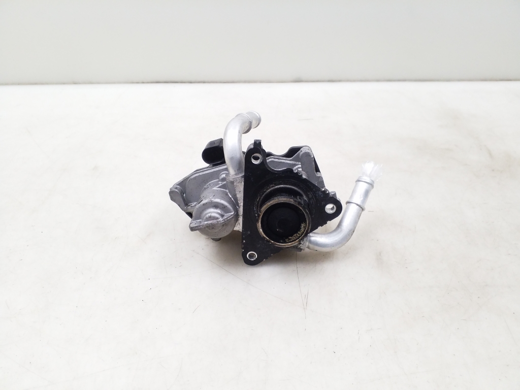 Used AUDI A3 EGR valve 04L131501N