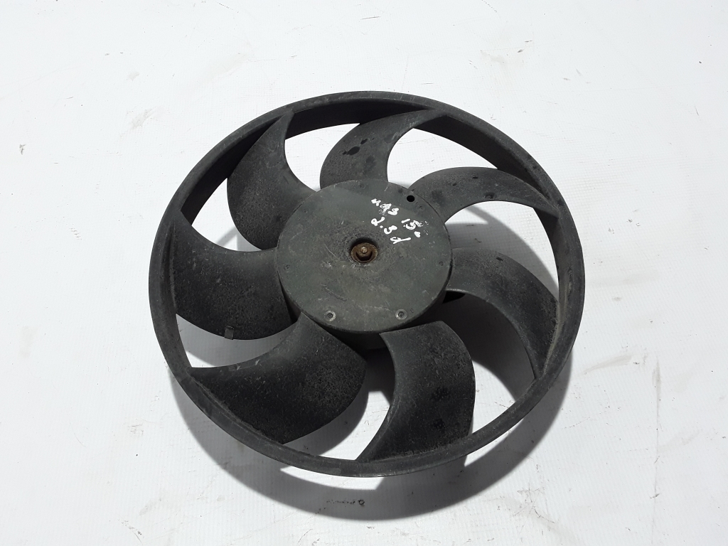 Naudotas RENAULT Master Aušinimo ventiliatorius ir jo detalės 921205226R