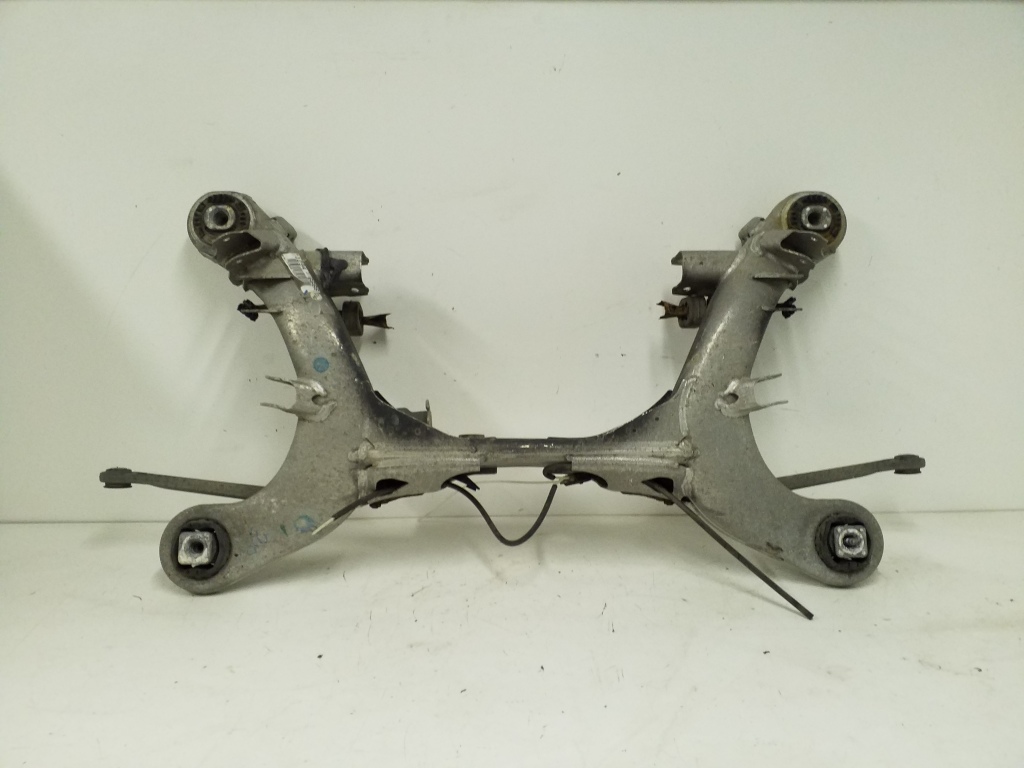 Used Mercedes Benz E-Class Rear axle beam