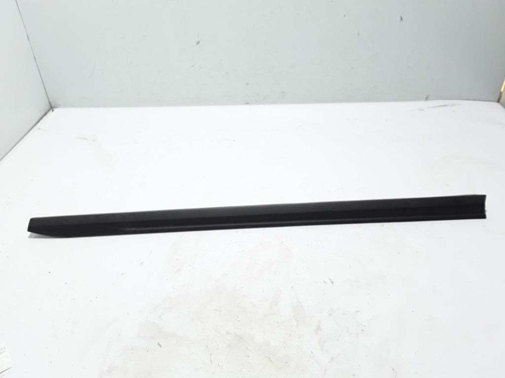 Used RENAULT Clio Front door strip 801866756R