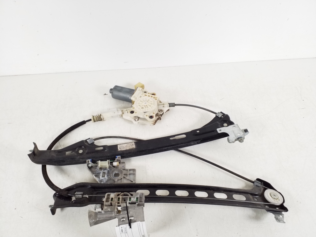 Used Mercedes Benz CLS-Class Rear side door window lifter and its details