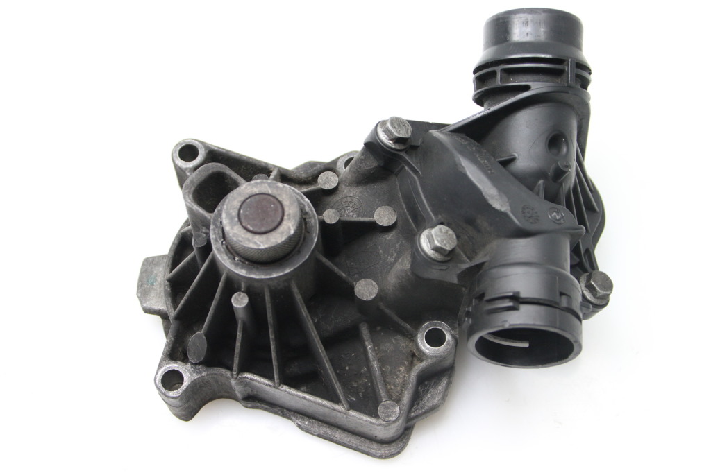 Naudotas BMW 5 SERIES Vandens pompa 7790045