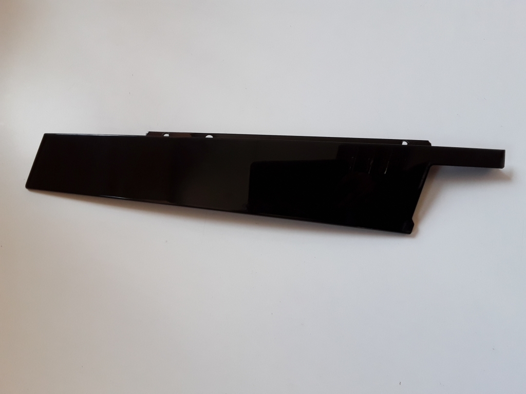 Used Mercedes Benz C-Class Front door strip to the glass exterior ...