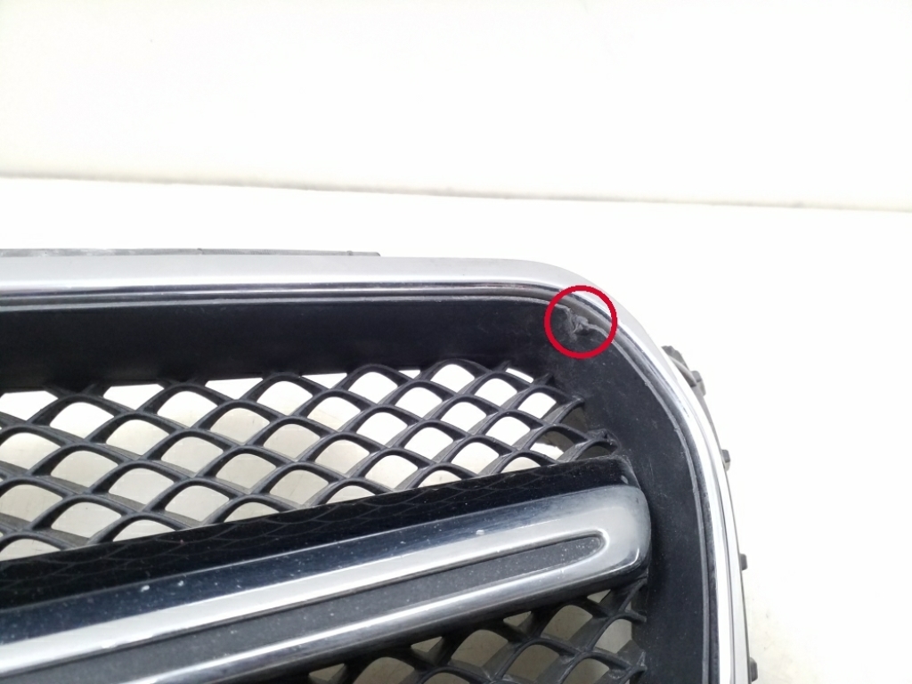 Used Mercedes Benz E-Class Front grille A2138880123