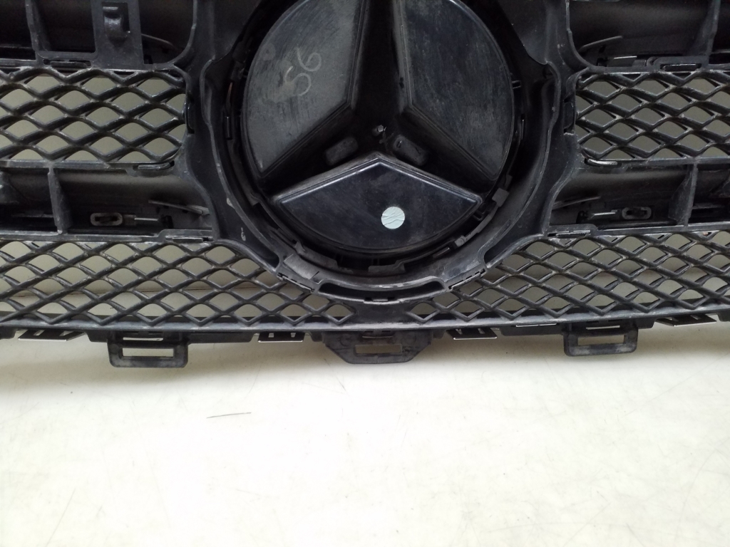 Used Mercedes Benz E-Class Front grille A2138880123