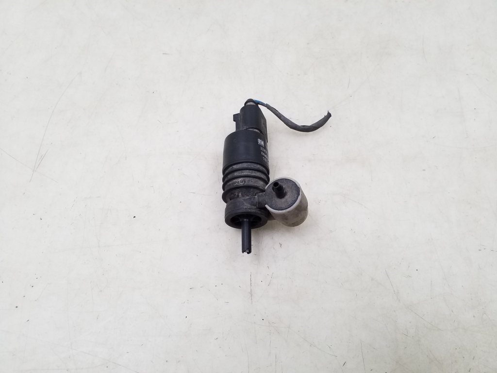 Used Opel Astra Front window washer motor 13250357