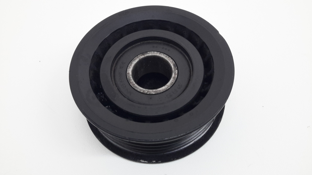 Used Mercedes Benz C-Class Pulley next A0002020019