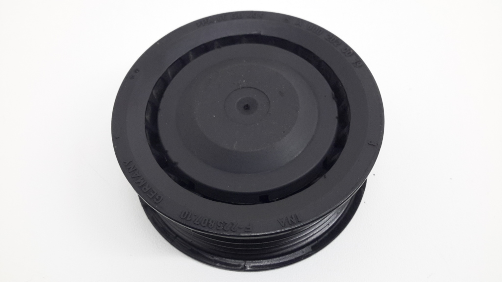Used Mercedes Benz C-Class Pulley next A0002020019