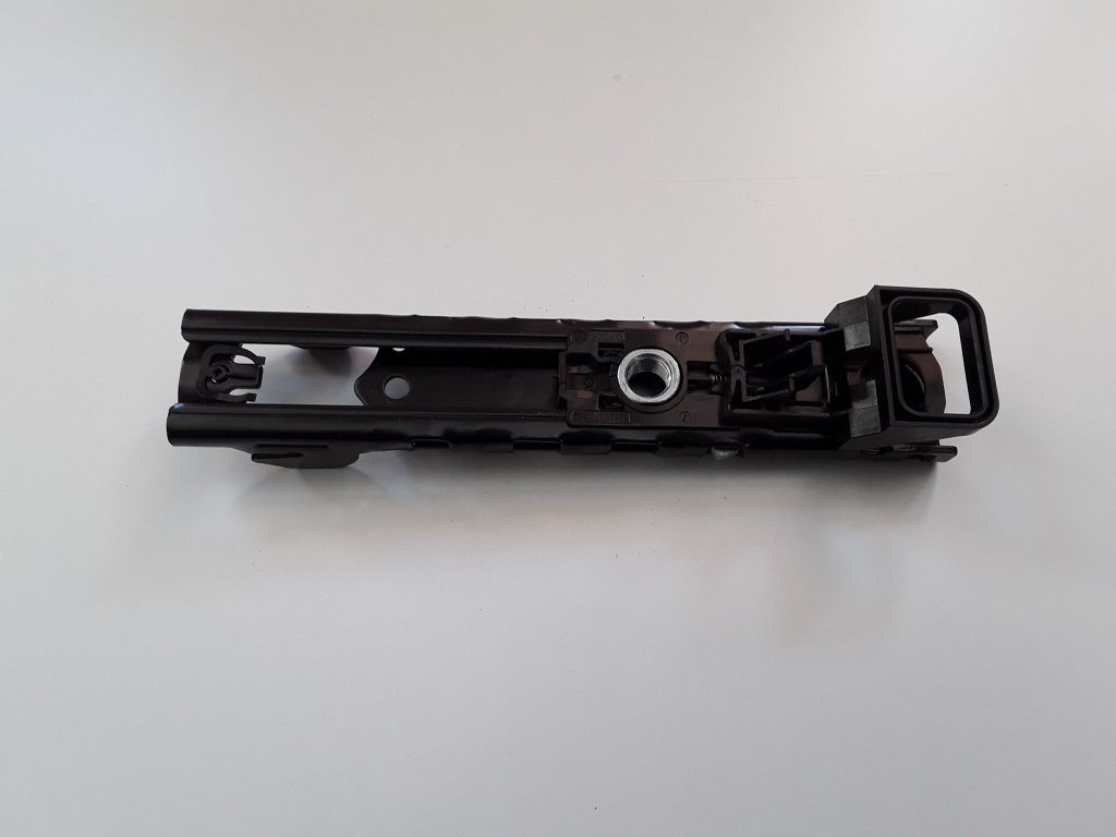 Kasutatud Volkswagen Tiguan Turvavöö kõrguse reguleerija 4M0857819