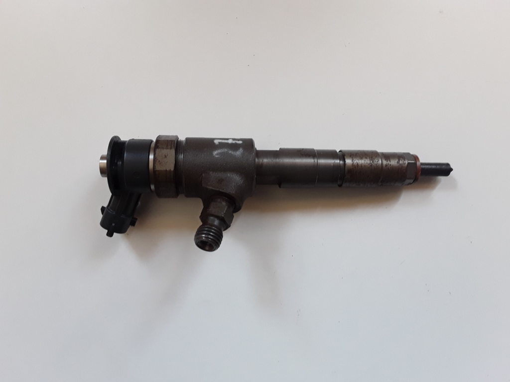Used Citroen C4 Picasso Fuel injector 0445110566