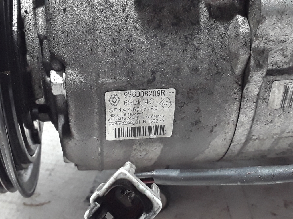 Used RENAULT Megane Air conditioner compressor 926008209R