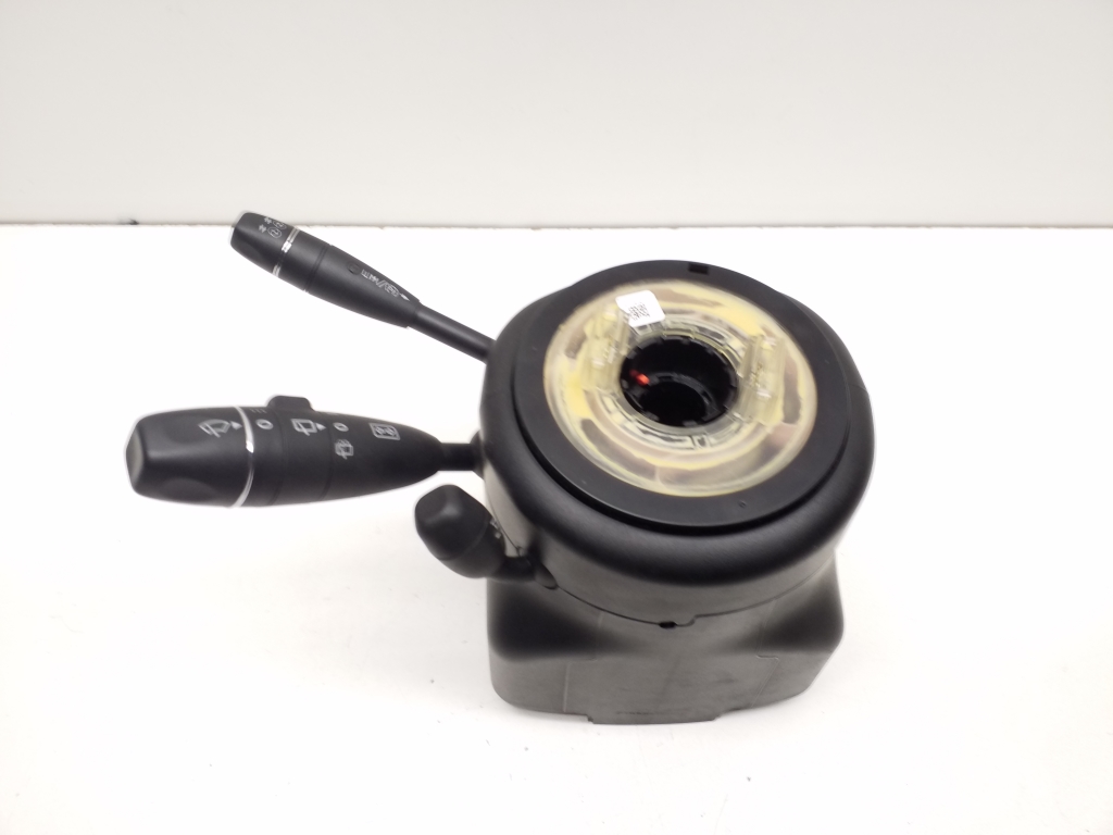 Naudotas Mercedes Benz GLK-Class Jungiklis ir jo detalės A2044405201