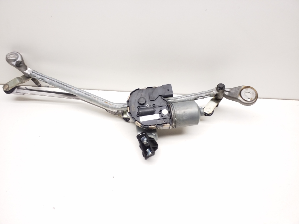 Used Mercedes Benz GLK-Class Windshield wiper mechanism and its details ...