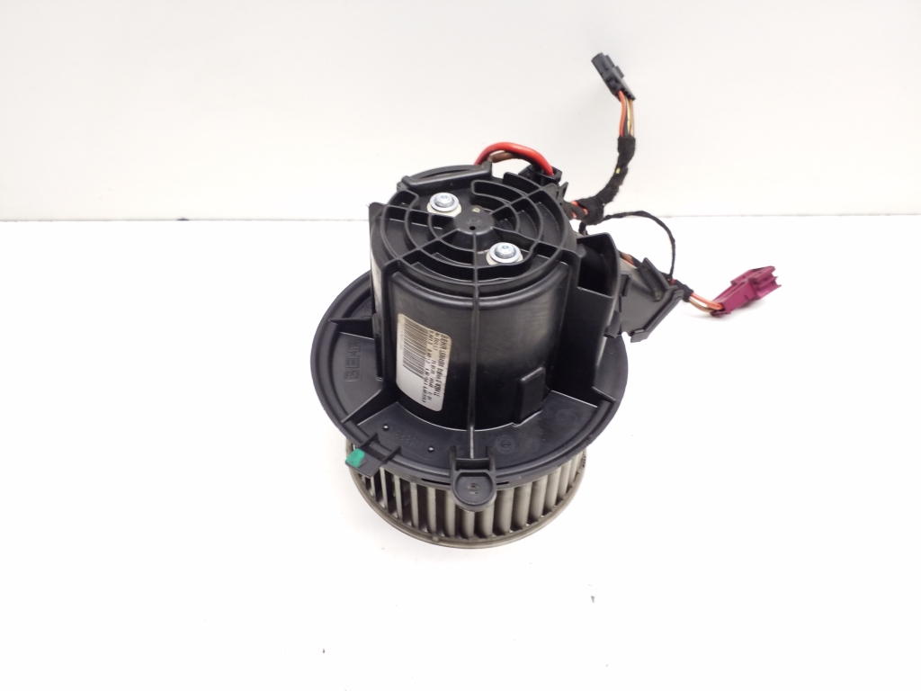 Naudotas Mercedes Benz GLK-Class Salono pečiaus varikliukas A2048200008