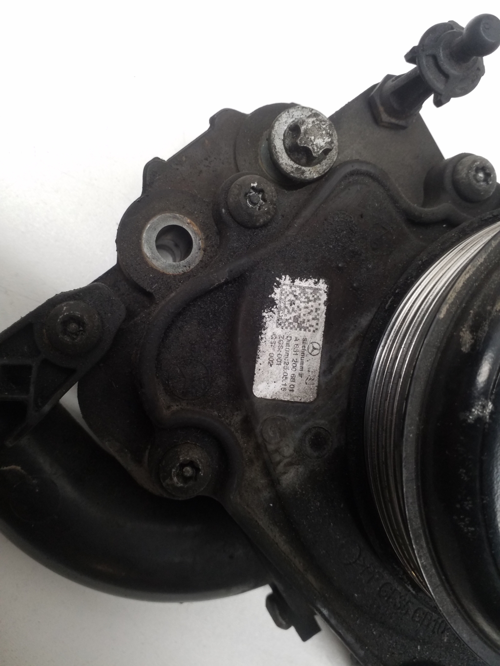 Used Mercedes Benz E-Class Water pump A6512006801