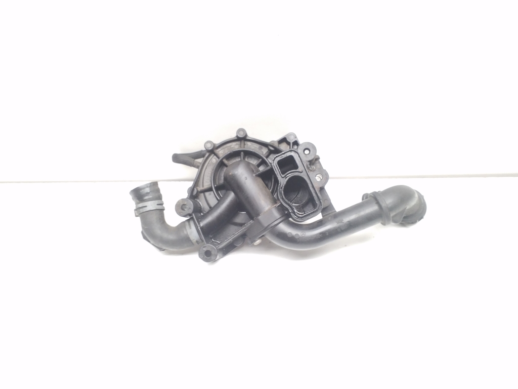Used Mercedes Benz E-Class Water pump A6512006801