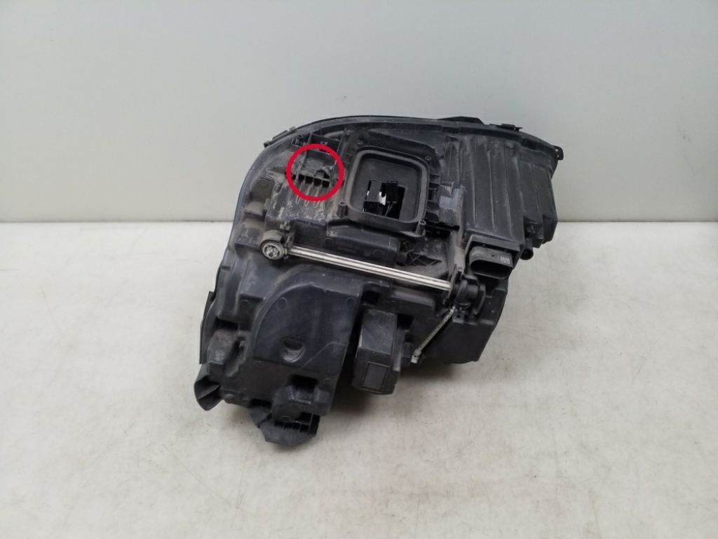 Used Mercedes Benz E-Class Headlights A2139066601