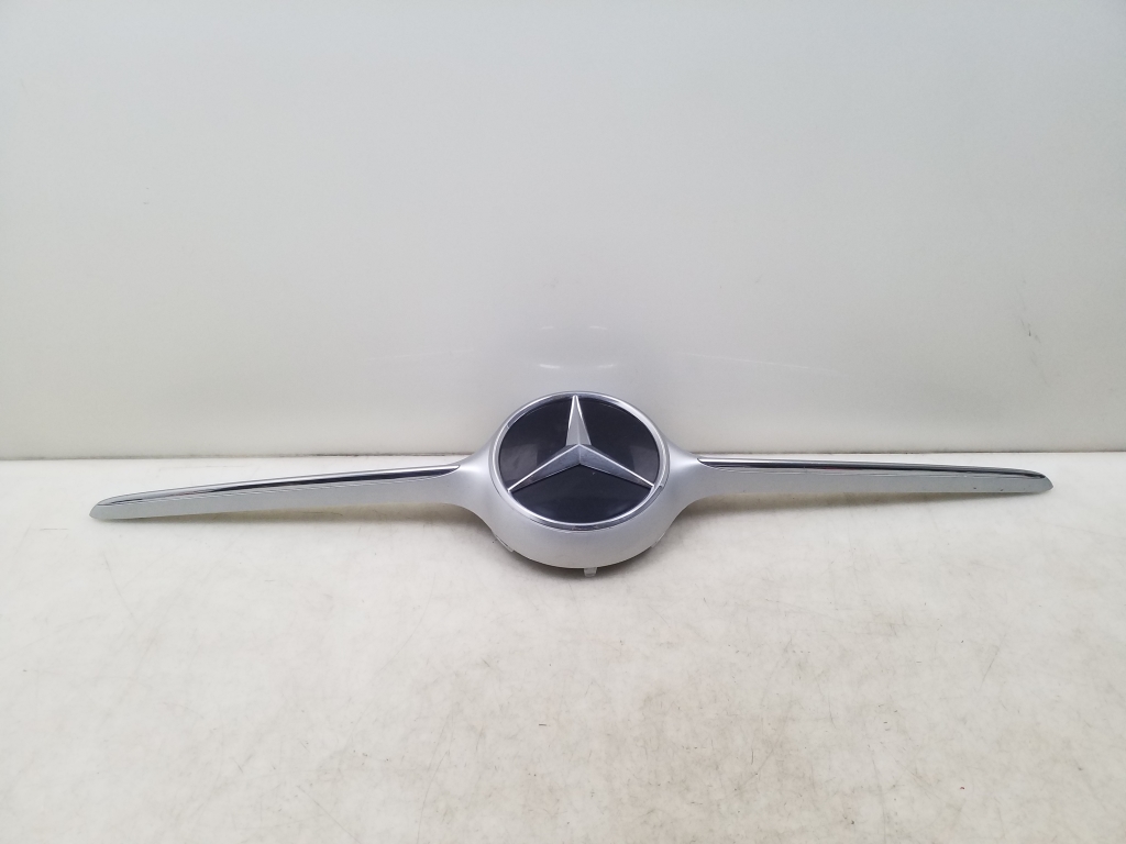 Used Mercedes Benz CLS-Class Another detail of the front grille A2578851300