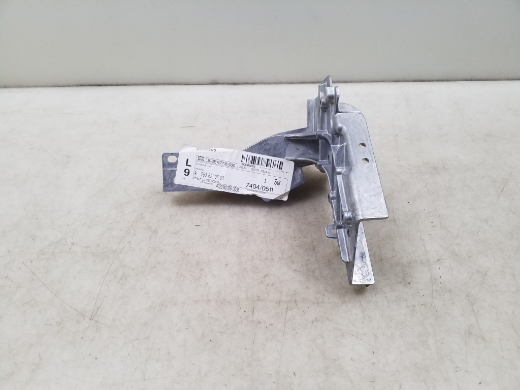 Naudotas Mercedes Benz E-Class Priekinio rėmo kita detalė A2536210600