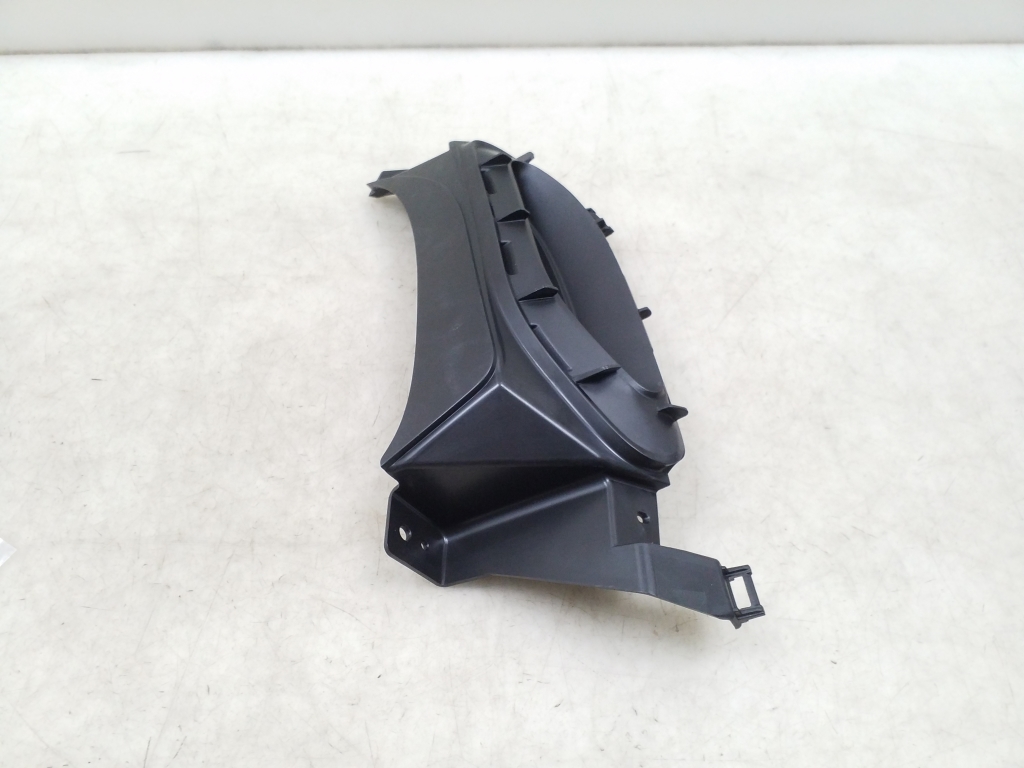 Used Mercedes Benz E-Class Rear bumper grille A2138853100