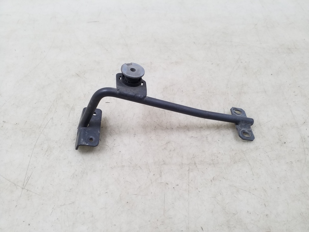 Used Mercedes Benz E-Class The middle part of the front frame from the ...