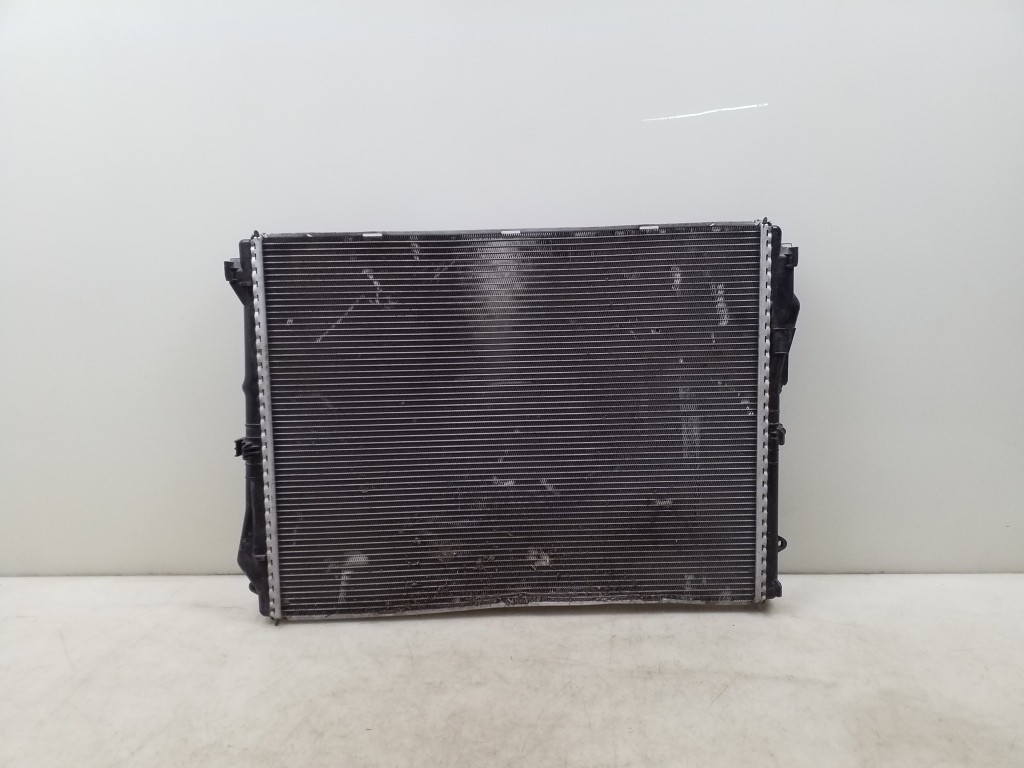 Used Mercedes Benz E-Class Cooling radiator A0995007100