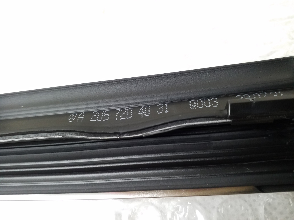 Naudotas Mercedes Benz C-Class Priekinių durų juosta prie stiklo ...