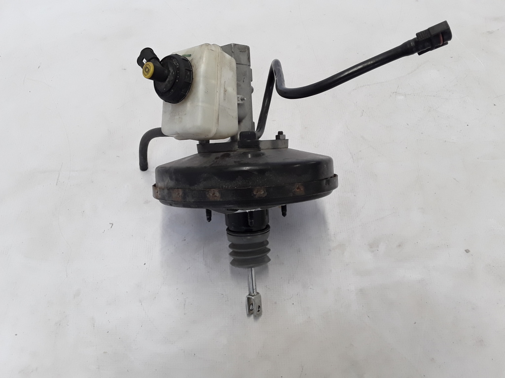 Used Dacia Duster Brake vacuum bladder 472102876R