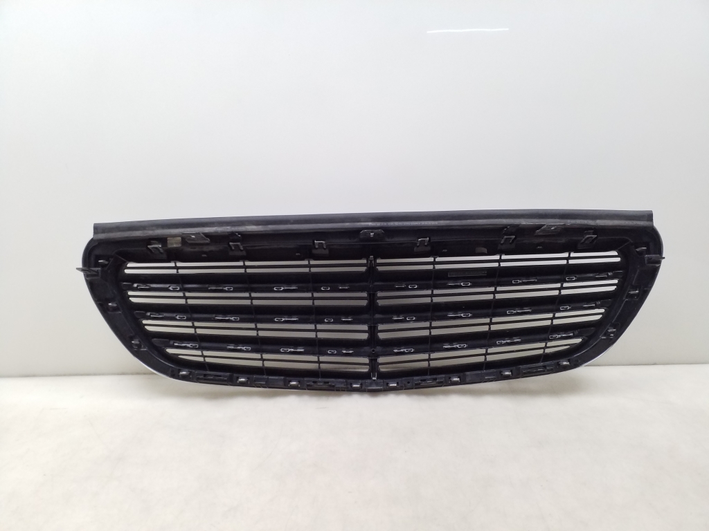 Used Mercedes Benz E-Class Front grille A2138800683