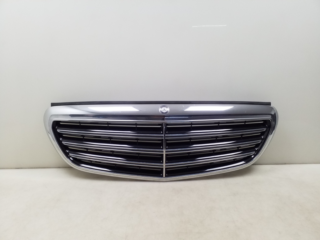 Used Mercedes Benz E-Class Front grille A2138800683