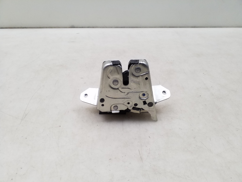 Used Mercedes Benz CLA-Class Trunk lid lock A0997400600