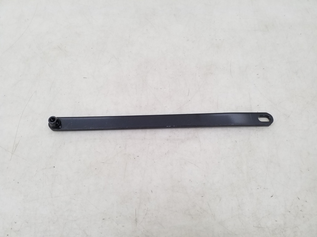 Naudotas Mercedes Benz E-Class Priekinio rėmo kita detalė A2136202700