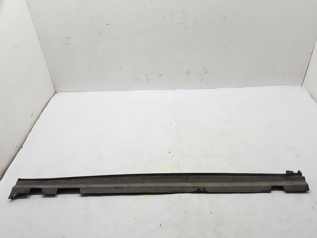 Kasutatud VOLVO XC40 Välise aknalaua trimm 31448224