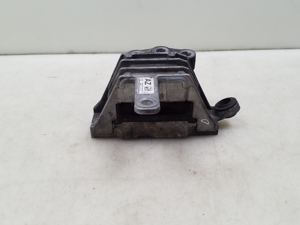 Naudotas Opel Insignia Variklio pagalvė 13227717