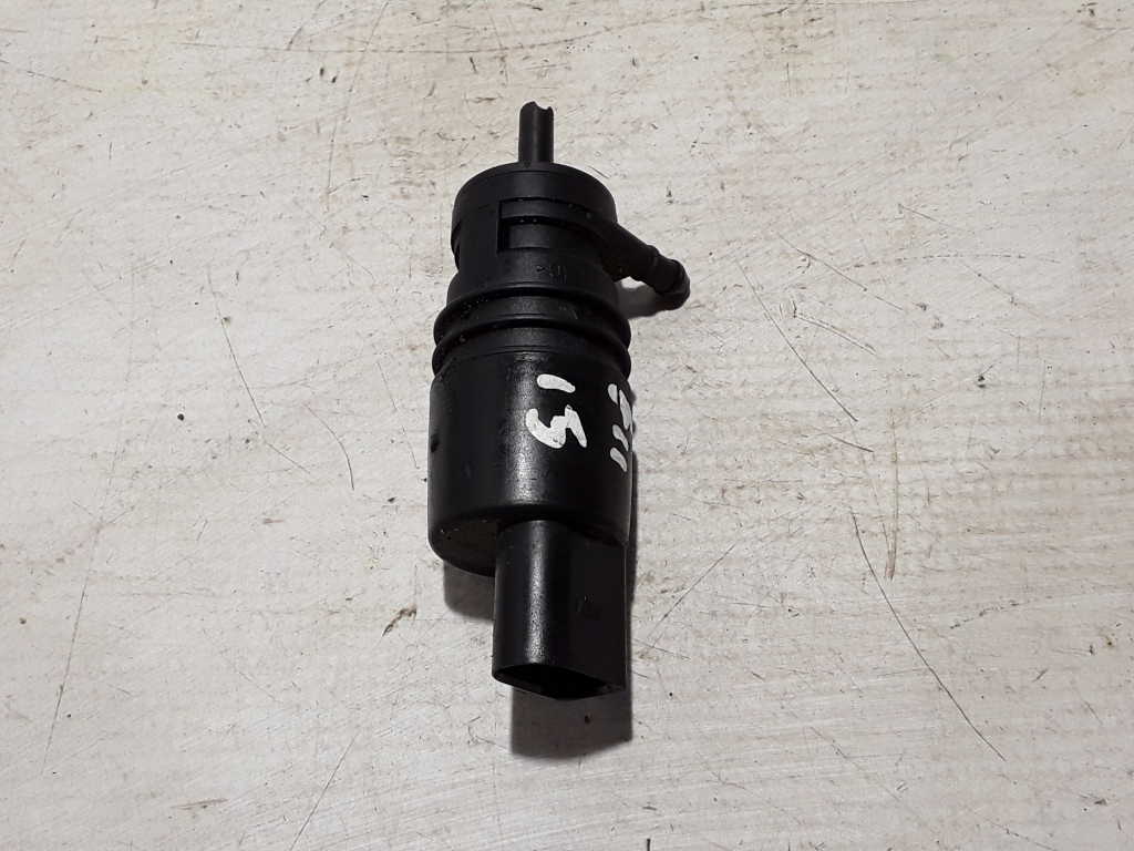 Used BMW 5 SERIES Front window washer motor 8362154