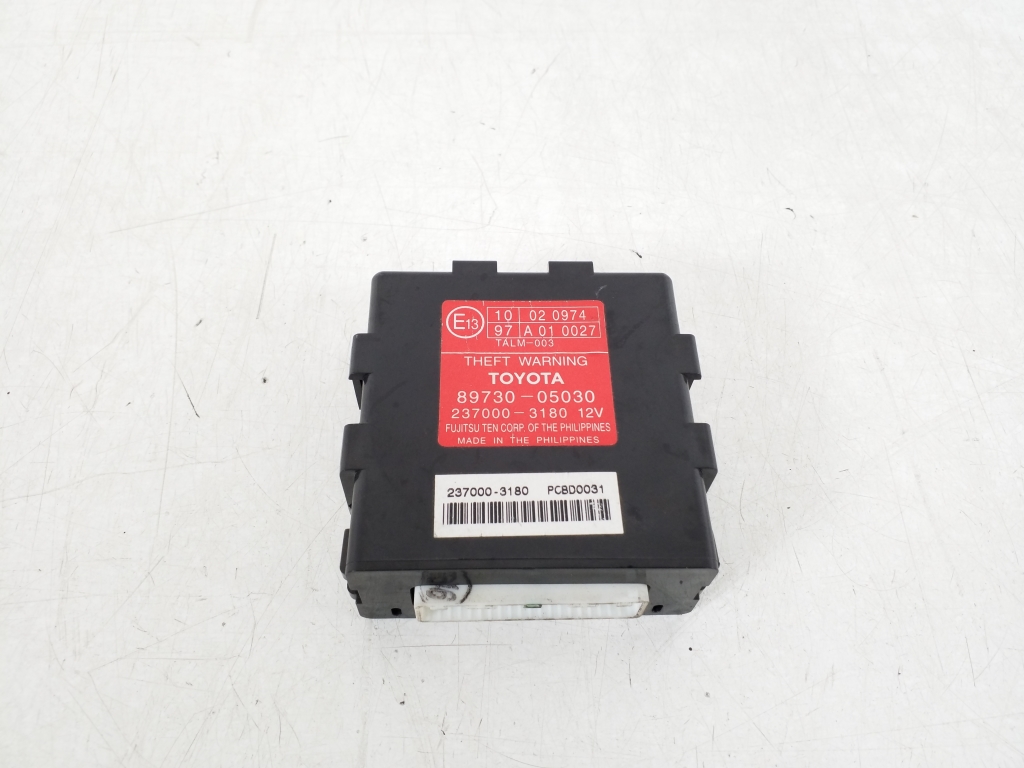 Used TOYOTA Avensis Front door central locking 89730-05030