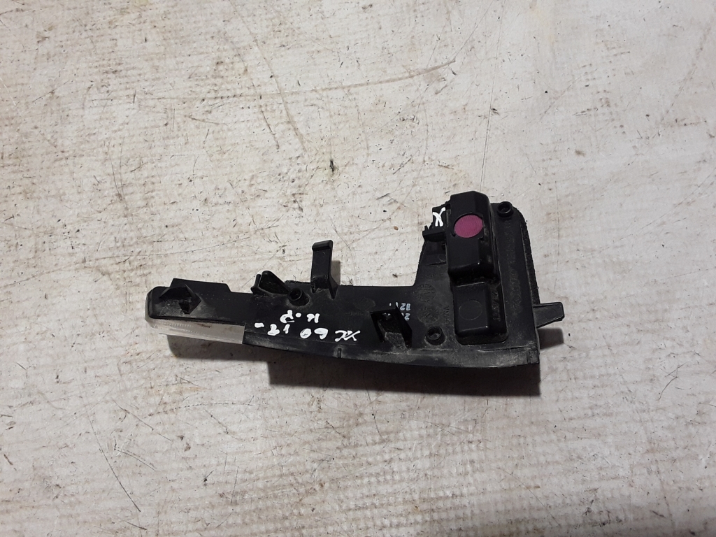 Used VOLVO XC60 Side mirror turn signal 31385685