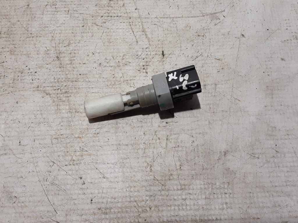 Used VOLVO XC60 Other part of the windscreen washer tank 32282609