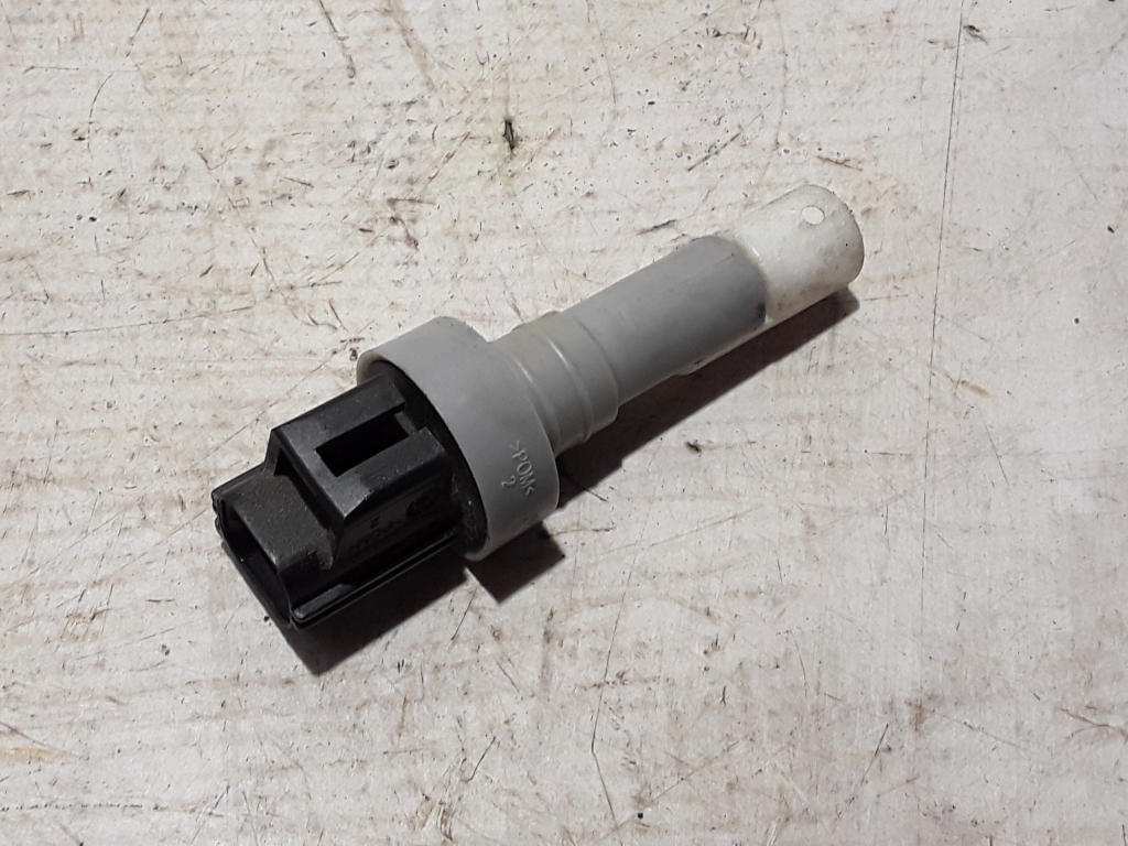 Used VOLVO XC60 Other part of the windscreen washer tank 32282609