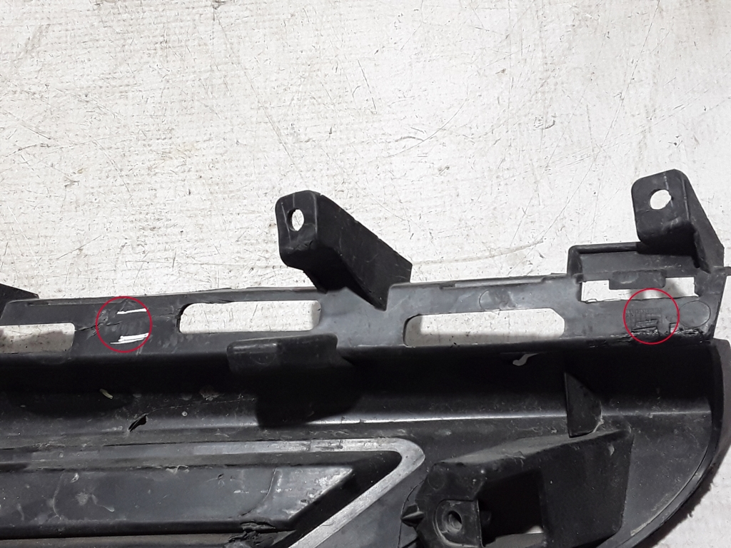 Used VOLVO XC60 Front bumper lower grille 31425181