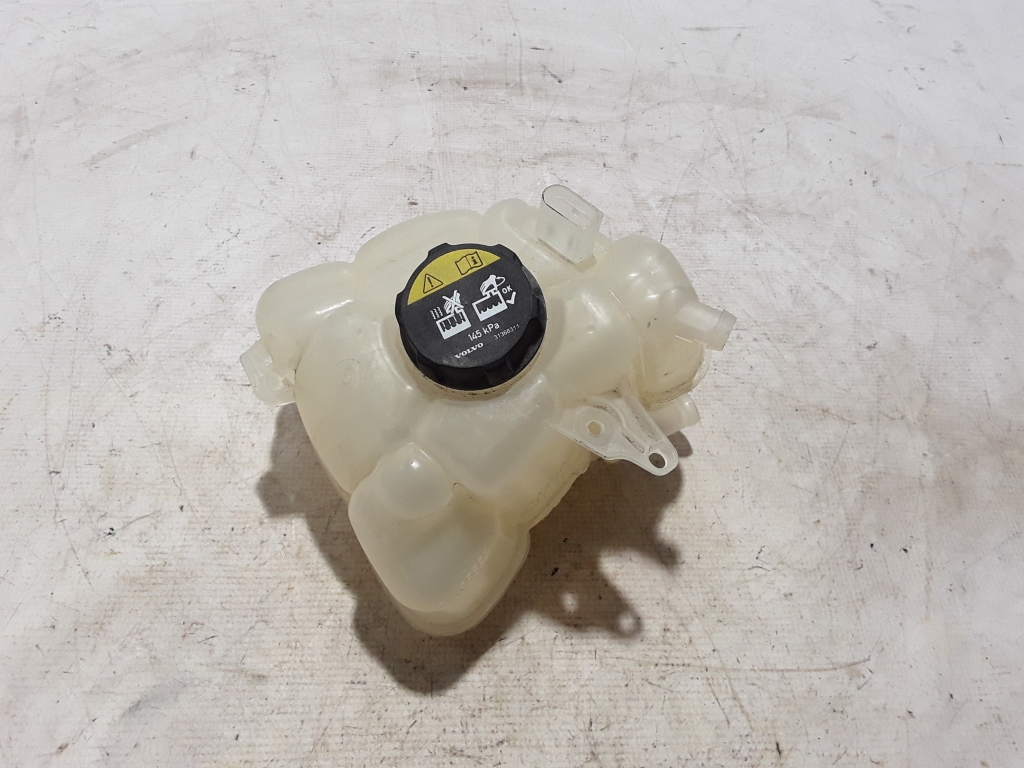 Used VOLVO XC60 Tank for coolant 31465682