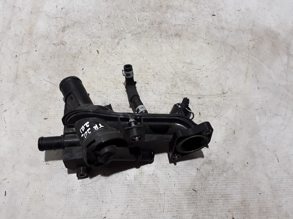 Used RENAULT Trafic Thermostat housing 110602449R