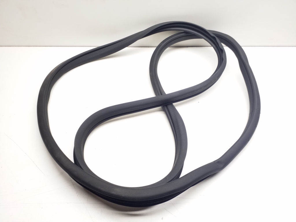 Used Mercedes Benz GLK-Class Front door sealing rubber A2046970751
