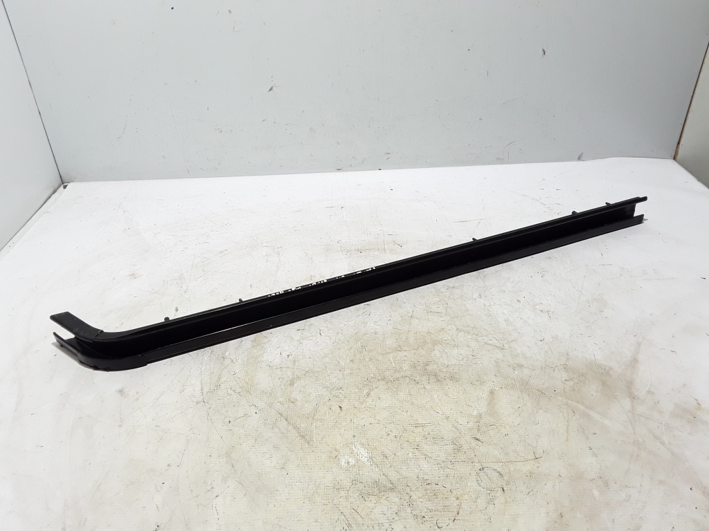 Used RENAULT Trafic Sliding door track 777603037R