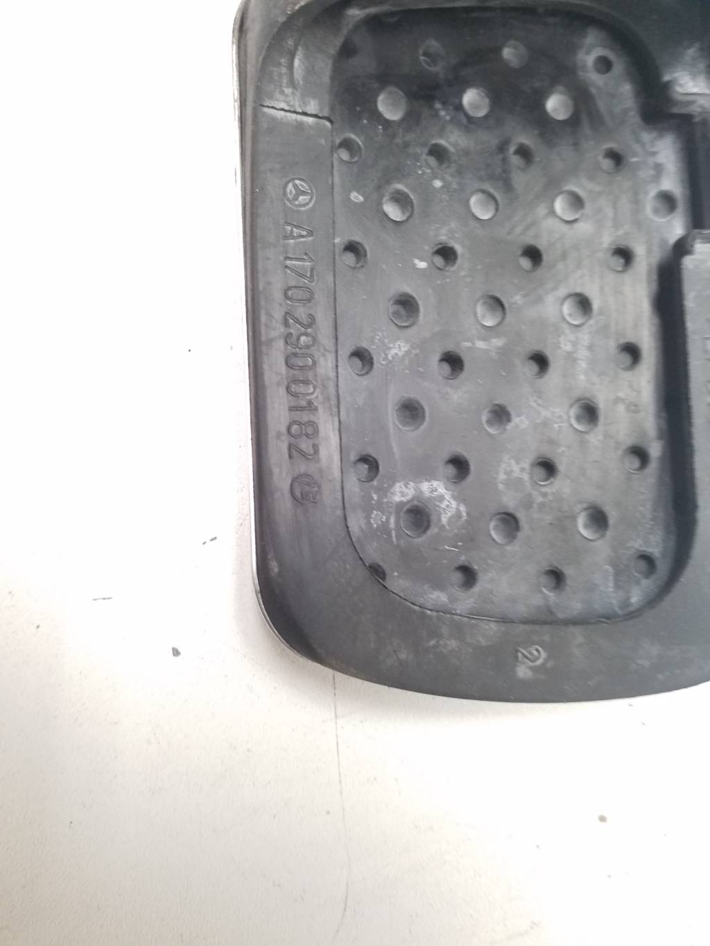 Used Mercedes Benz E-Class Brake pedal other part A1702900182