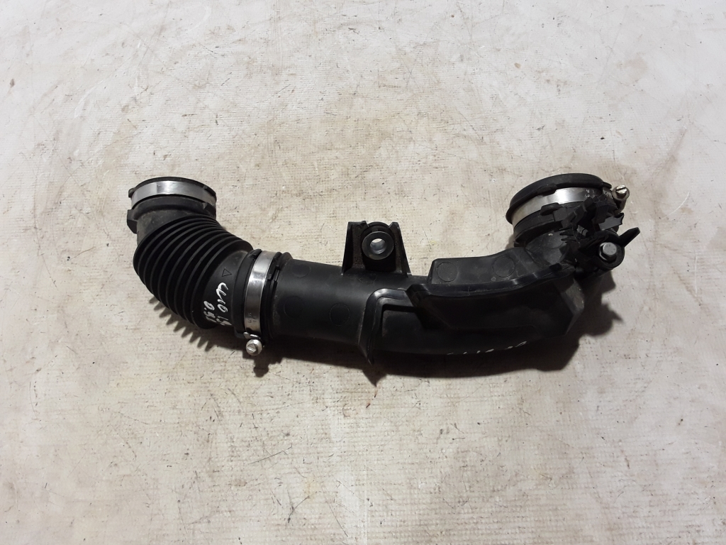Used RENAULT Clio Air intake hose 165750995R